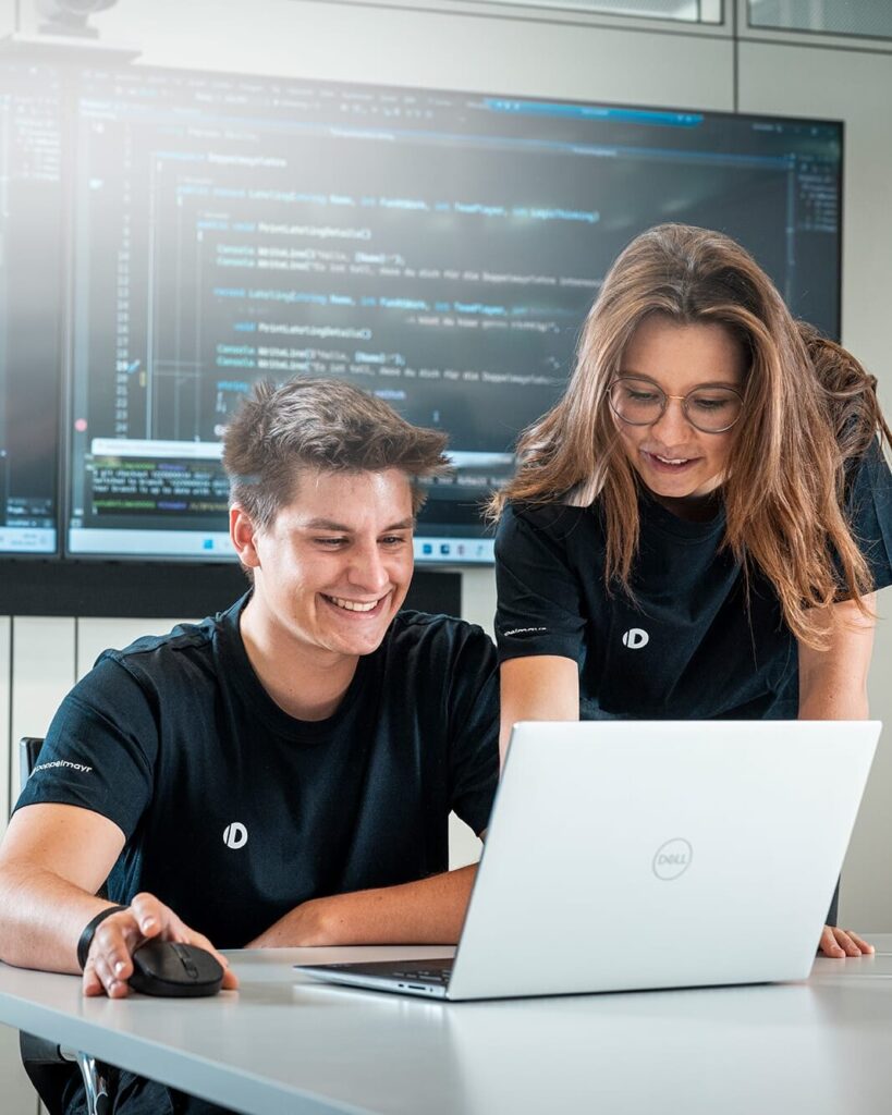 Lehre Applikationsentwicklung – Coding bei Doppelmayr